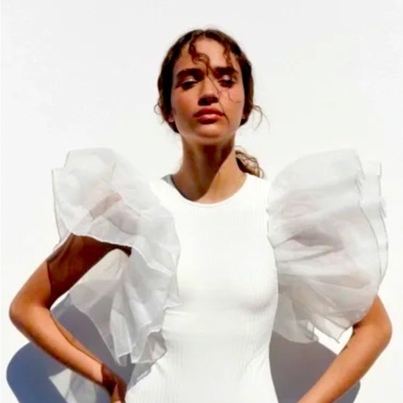 Zara | Tops | Zara White Ruffled Bodysuit | Poshmark